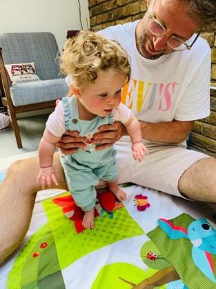 Zurich Dads snap-up paid paternity leave | Zurich UK